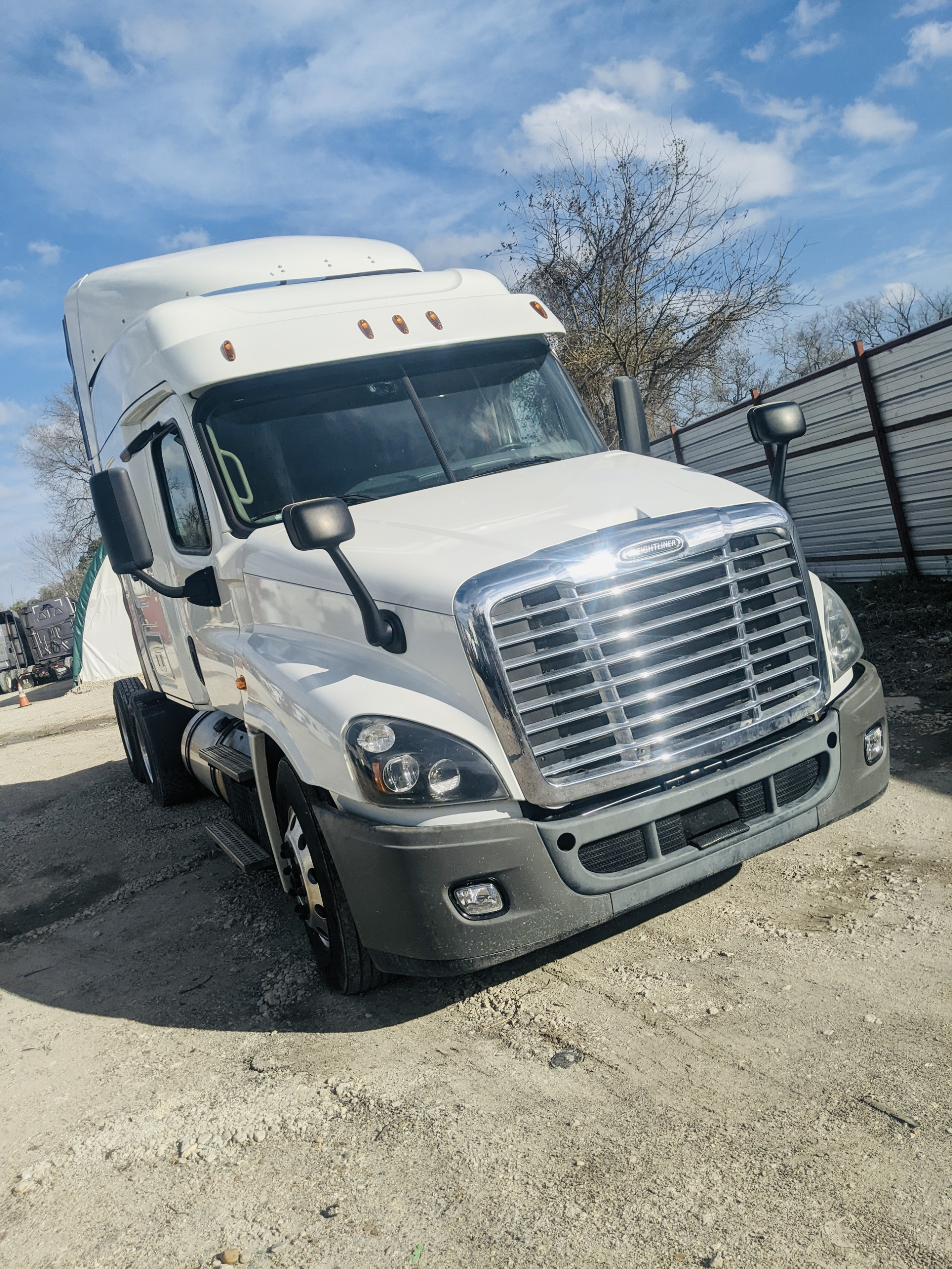 Used Semi-Trucks for Sale Near Me| Trucks Square Inc